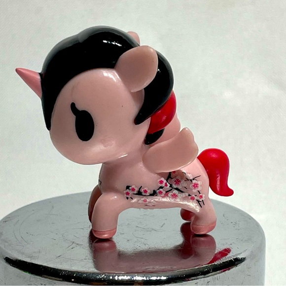tokidoki | Toys | Tokidoki Neon Star Series Unicorno 2 Vinyl Figure ...